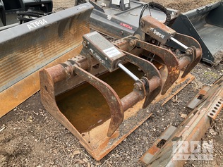 2012 Bobcat GRPL68 Skid Steer Grapple Bucket in PERTH AMBOY, New Jersey ...