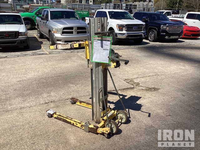 2016 Sumner 2412 Material Hoist in Atlanta, Georgia, United States ...