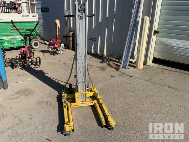 2017 Sumner 2412 Material Hoist in MYRTLE BEACH, South Carolina, United ...