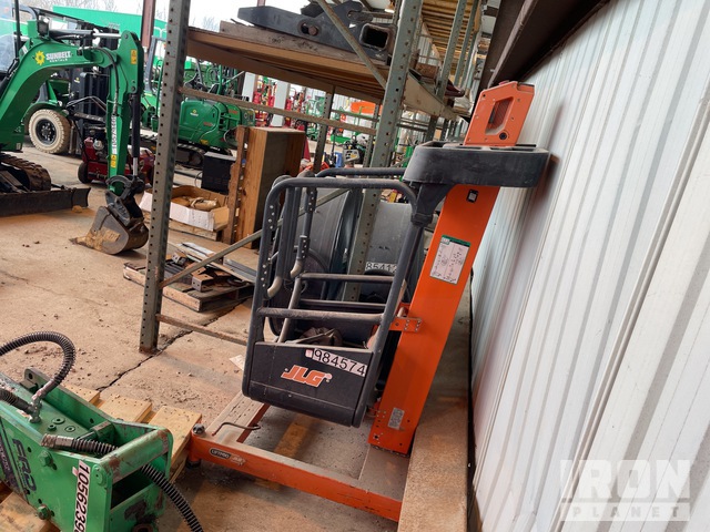 2017 JLG FT70 Vertical Mast Lift in Waukesha, Wisconsin, United States ...