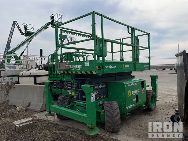 2015 Skyjack SJ6832RT Dual Fuel Scissor Lift in Franksville, Wisconsin ...