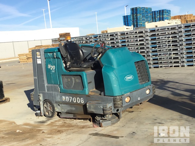 Tennant M20 Ride-On Floor Scrubber in Victorville, California, United ...