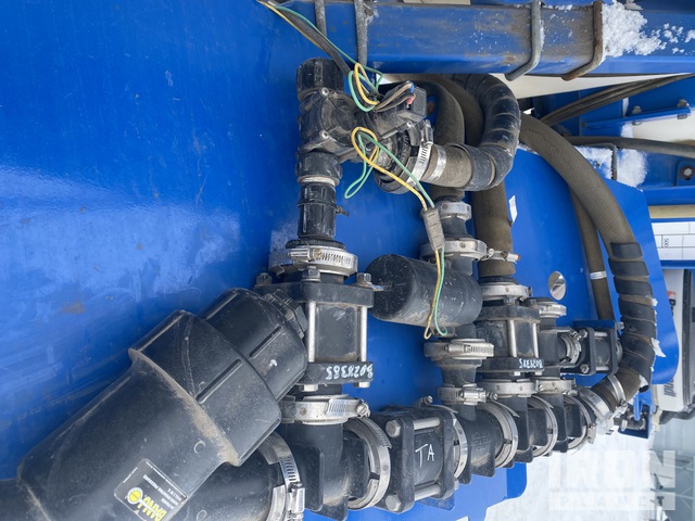 2004 Brandt SB4000 High-Clearance Pull-Type Sprayer in Manitou ...