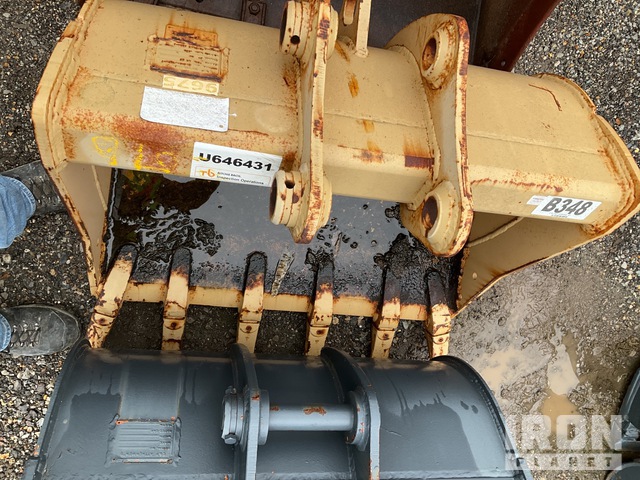 C & P 36 in Excavator Bucket - Fits Case CX47 in Ringgold, Georgia ...