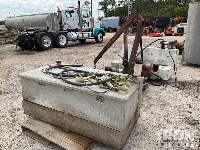 Quantity of (2) Bed Mounted Fuel Tanks & (1) Hydraulic Engine Hoist in ...