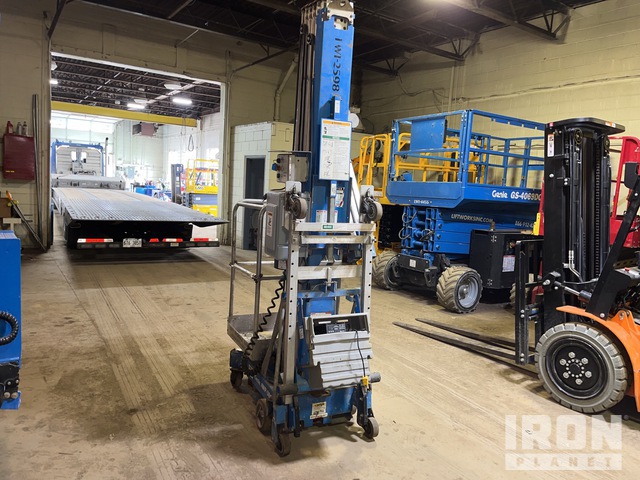 2000 Genie AWP-36S Electric Vertical Mast Lift in Rockford, Illinois ...