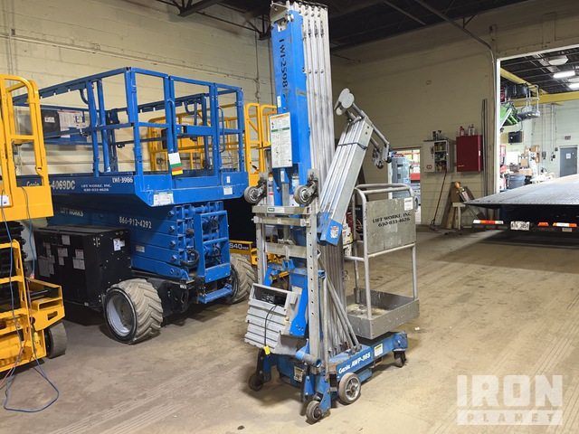 2000 Genie AWP-36S Electric Vertical Mast Lift in Rockford, Illinois ...