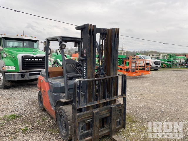 2016 Toyota 8FD35U 7000 lb Diesel Pneumatic Tire Forklift in Cape ...