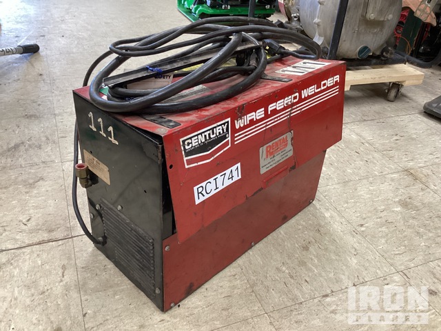2005 Century Wire Feed Electric Welder in VINELAND, New Jersey, United ...