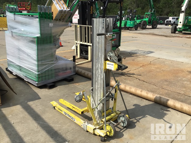 2019 Sumner 2416 Material Hoist in MANDEVILLE, Louisiana, United States ...