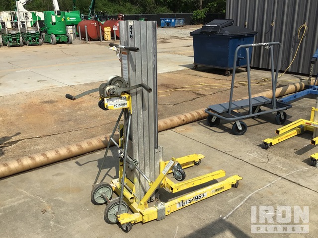 2019 Sumner 2416 Material Hoist in MANDEVILLE, Louisiana, United States ...