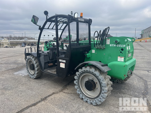 2015 Genie GTH-5519 Telehandler in Joplin, Missouri, United States ...