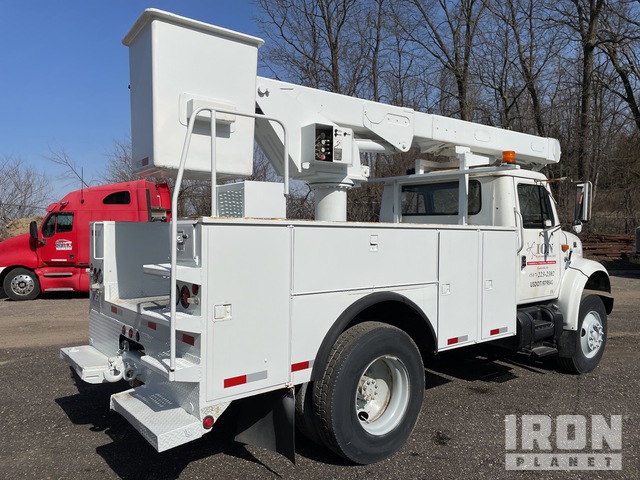 1998 Altec L42A 400 lb Articulated Boom on 1999 International 4700 4x2 ...
