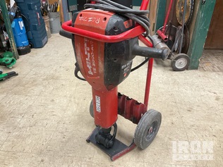 2017 Hilti TE 3000-AVR Demolition Breaker in Vineland, New Jersey ...