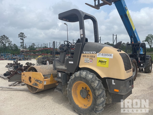 2016 Volvo SD45 Smooth Drum Compactor in Sulphur, Louisiana, United ...