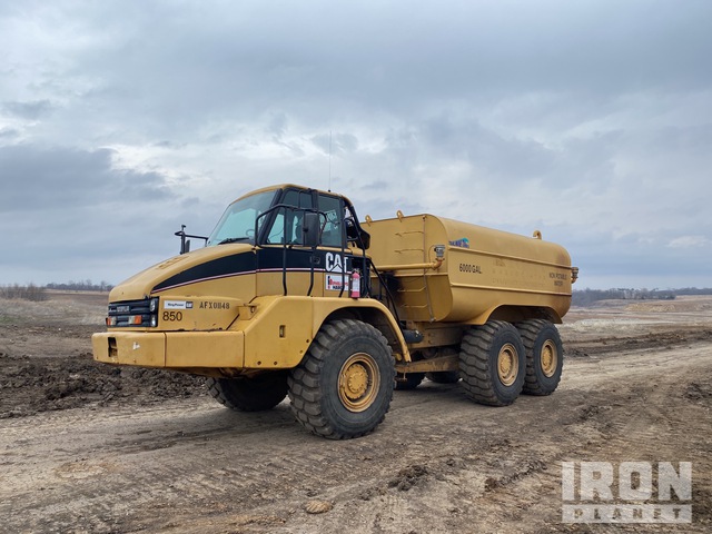 2004 Cat 725 6000 gal 6x6 Articulated Water Truck in Hamilton, Missouri ...