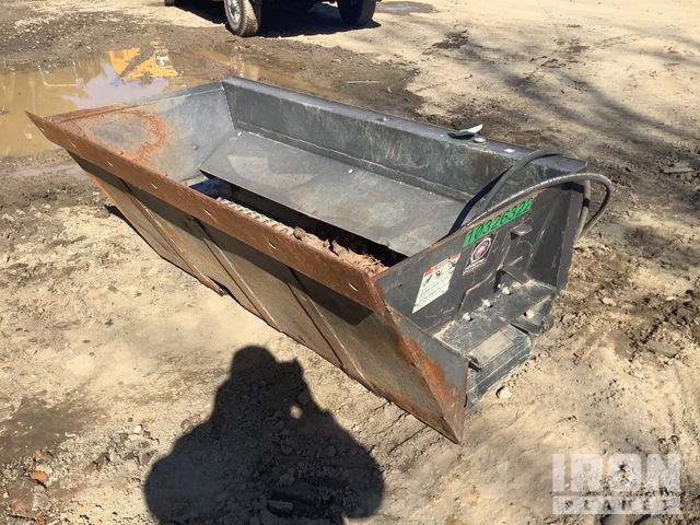 2020 Aggagate SE10714-72 72 in Skid Steer Side Discharge Bucket in ...