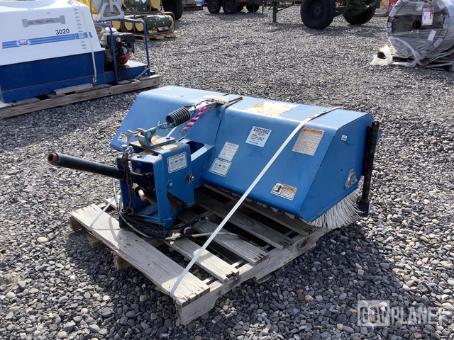 Surplus Ford 5’ Sweeper Attachment in Hermiston, Oregon, United States ...