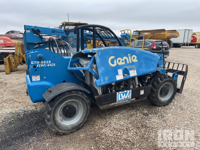 2016 Genie GTH-5519 Telehandler in Morris, Illinois, United States ...