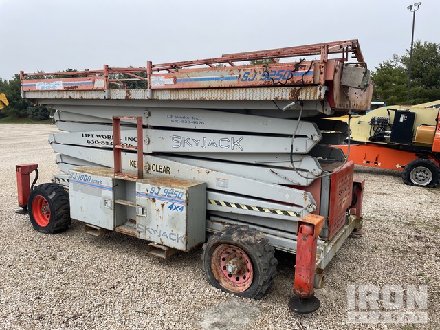 1998 Skyjack 9250 Dual Fuel 4x4 Scissor Lift in Morris, Illinois ...