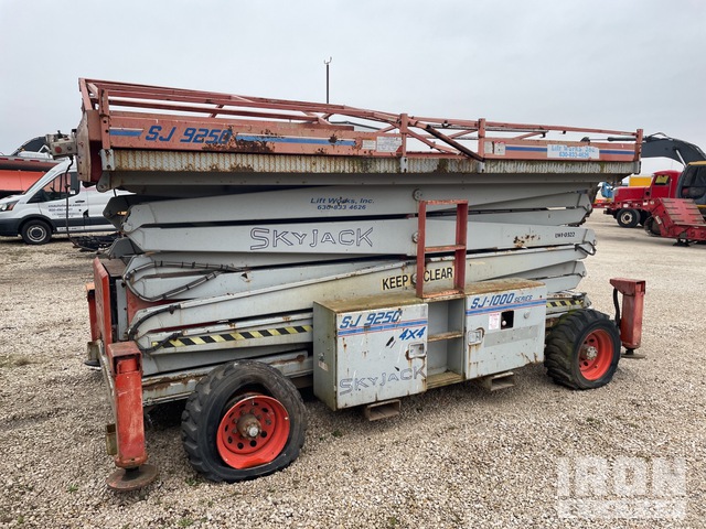 1998 Skyjack 9250 Dual Fuel 4x4 Scissor Lift in Morris, Illinois ...