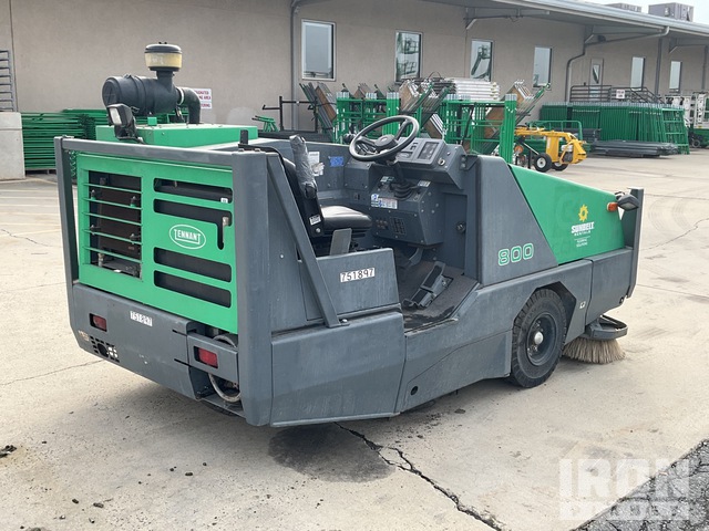 2015 (unverified) Tennant 800LPG Ride-On Floor Sweeper in Camp Hill ...