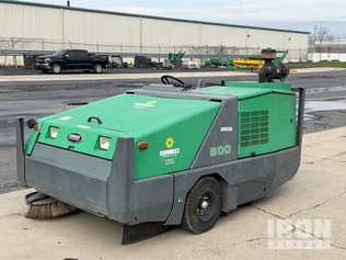 2015 (unverified) Tennant 800LPG Ride-On Floor Sweeper in Camp Hill ...