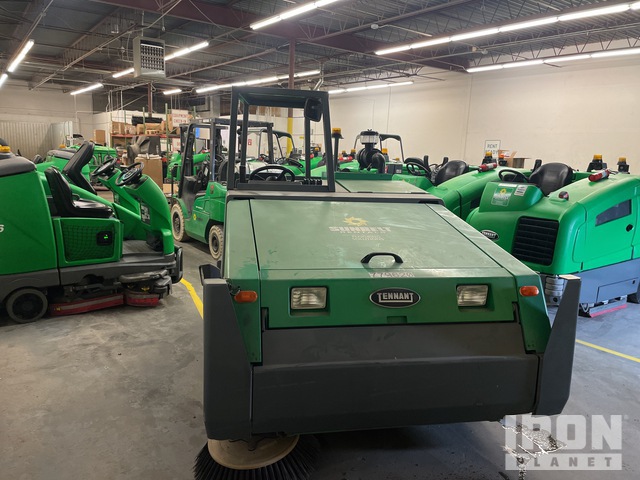 2015 Tennant 800 Floor Sweeper in Denver, Colorado, United States ...