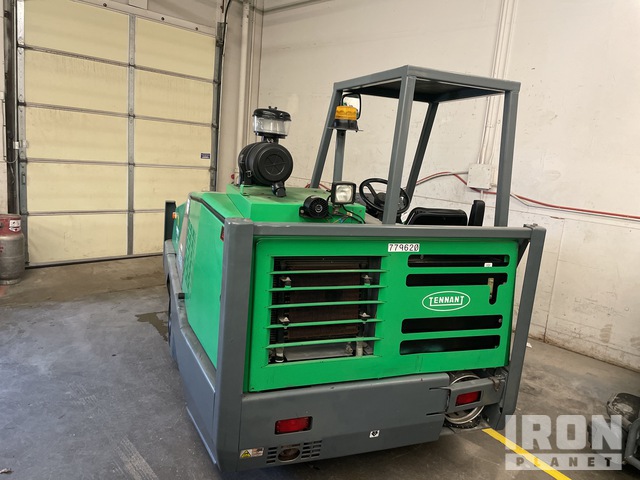 2015 Tennant 800 Floor Sweeper in Denver, Colorado, United States ...