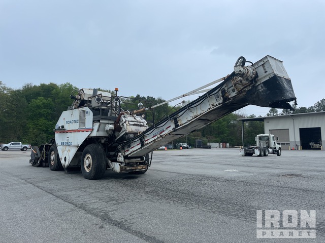 Roadtec SB-2500 Wheel Asphalt Transfer Machine in Macon, Georgia ...
