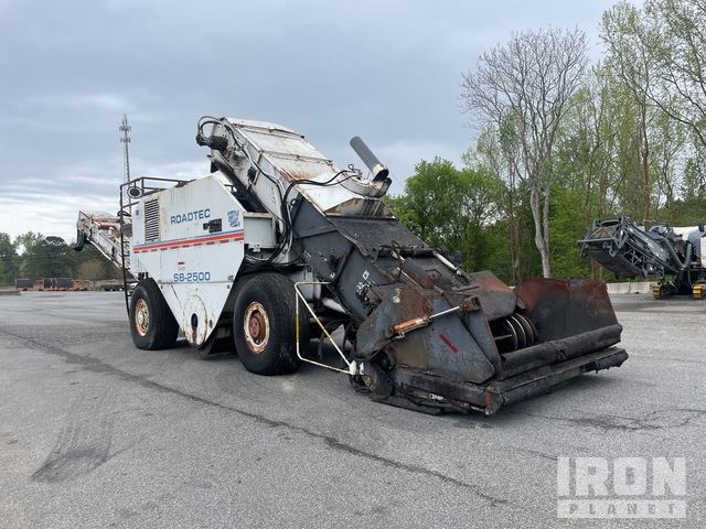 Roadtec SB-2500 Wheel Asphalt Transfer Machine in Macon, Georgia ...