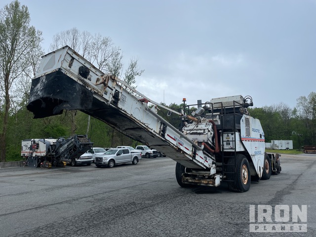 Roadtec SB-2500 Wheel Asphalt Transfer Machine in Macon, Georgia ...