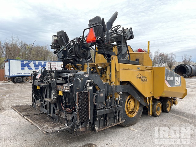 2015 Cat AP-500E Wheel Asphalt Paver in Hebron, Kentucky, United States ...