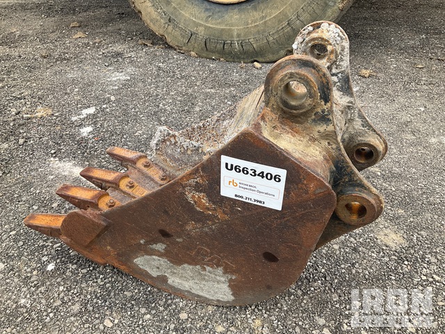 18 in Digging Excavator Bucket - Fits Cat 304 in South Vienna, Ohio ...