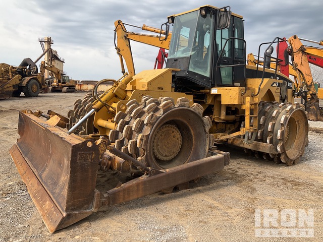 1996 Cat 825G Soil Compactor in Hebron, Kentucky, United States ...
