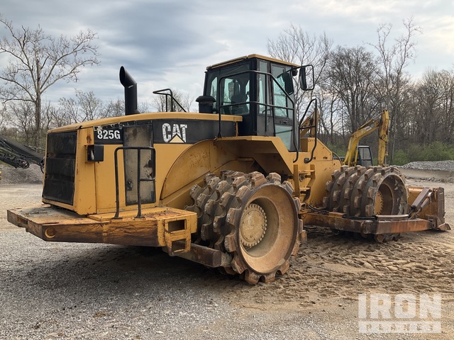 1996 Cat 825G Soil Compactor in Hebron, Kentucky, United States ...