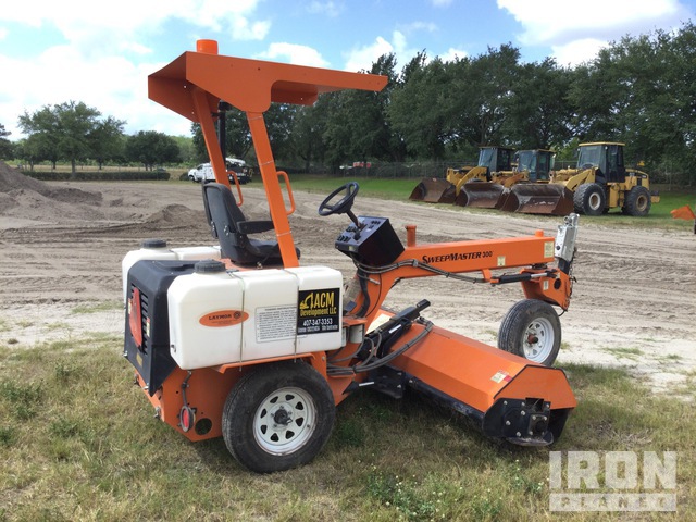 2020 Lay-Mor SM300 Self-Propelled Broom in Orlando, Florida, United ...