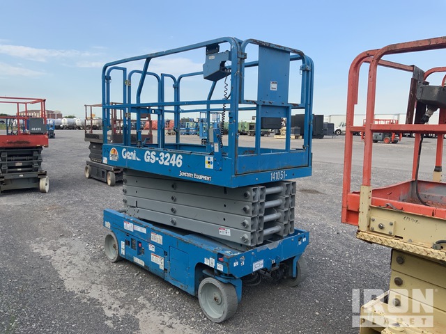 Genie GS-3246 Electric Scissor Lift in Lake Worth, Texas, United States ...