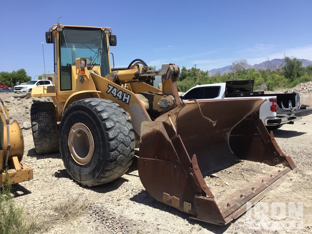 2002 John Deere 744H Wheel Loader in Tucson, Arizona, United States ...