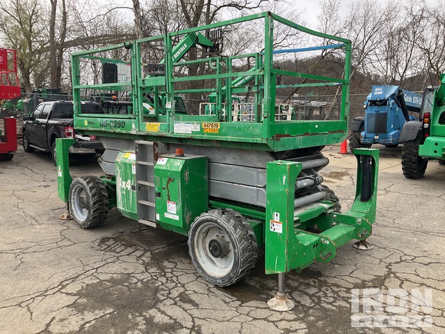 2012 Genie GS-3390 Diesel 4x4 Scissor Lift in Pittsburgh, Pennsylvania ...