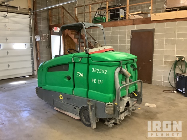 2011 Tennant T20 Ride-On Floor Scrubber in Golden Valley, Minnesota ...