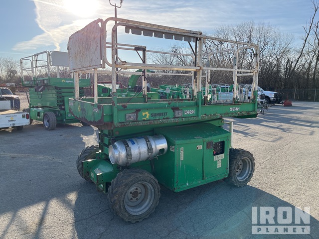 2012 JLG 260MRT Dual Fuel 4x4 Scissor Lift in Countryside, Illinois ...