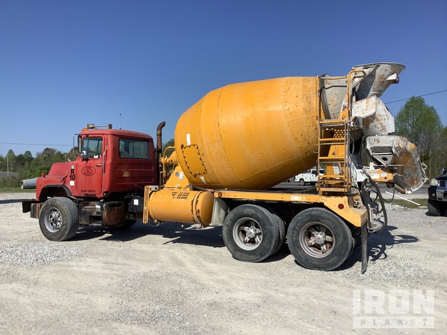 1997 Mack DM690S 6x4 Mixer Truck in Oneida, Tennessee, United States ...