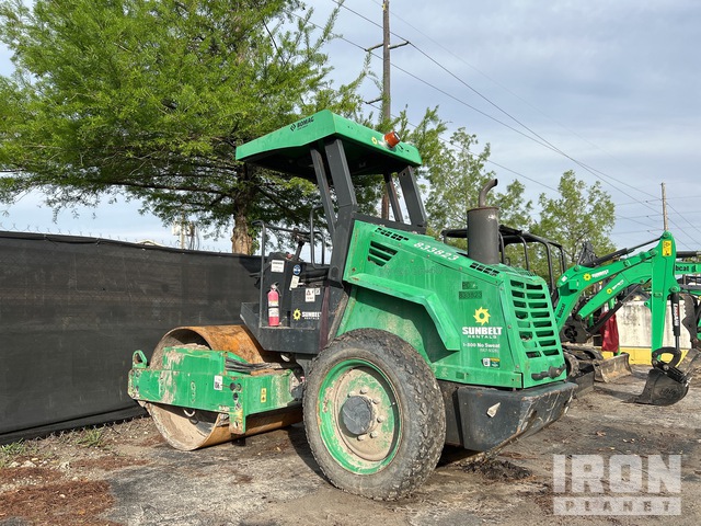 2016 Bomag BW124DH-40 Smooth Drum Compactor in Orange Park, Florida ...