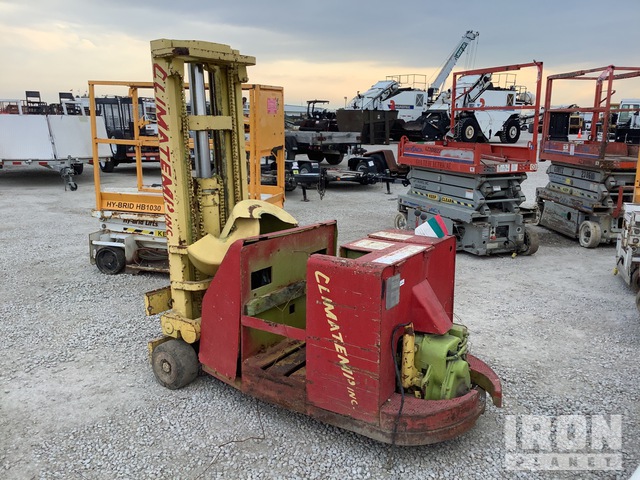 Clark ST-30 2200 lb Electric Stacker in Morris, Illinois, United States ...