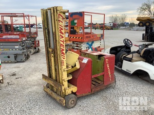Clark ST-30 2200 lb Electric Stacker in Morris, Illinois, United States ...