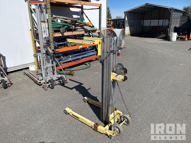 2011 Sumner 2412 Material Hoist in Oak Harbor, Washington, United ...