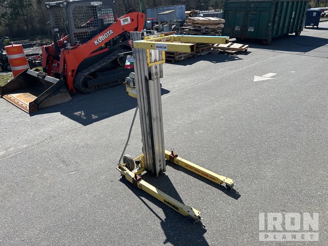 2011 Sumner 2412 Material Hoist in Oak Harbor, Washington, United ...