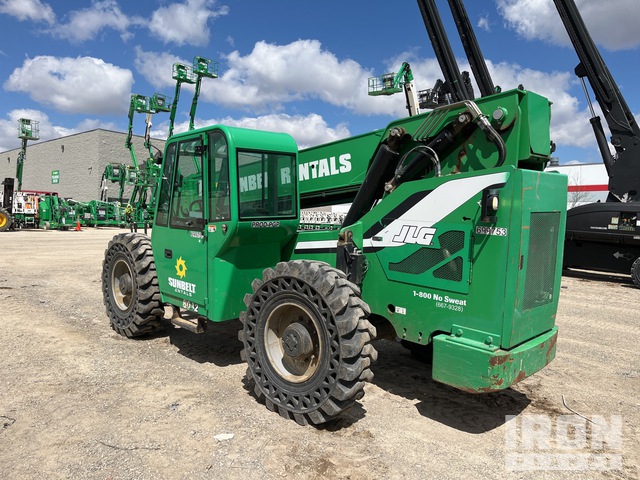 2015 SkyTrak 8042 Telehandler in Sugar Grove, Illinois, United States ...