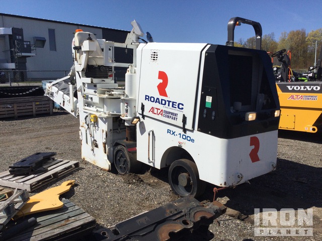2017 Roadtec RX-100e Cold Planer in Byron Center, Michigan, United ...
